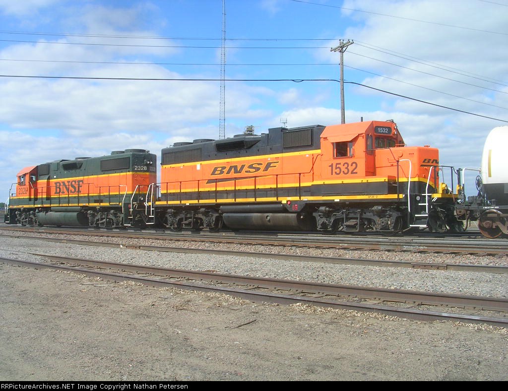 BNSF 1532